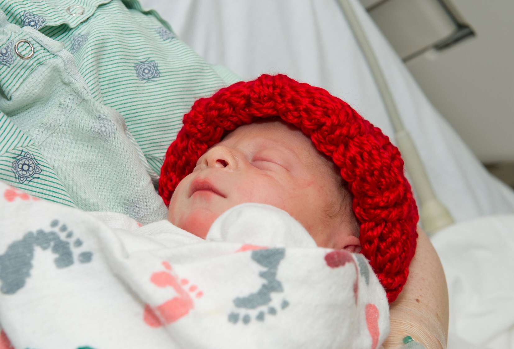 Little Red Hats Warm Hearts at Cooper University Health Care - Inside ...